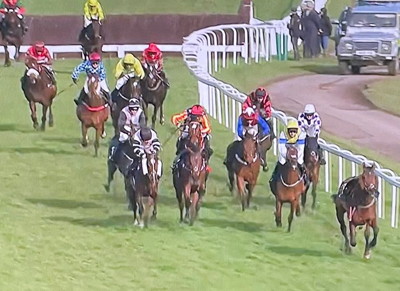 Loose Horses Can Affect Races | Understanding Racing